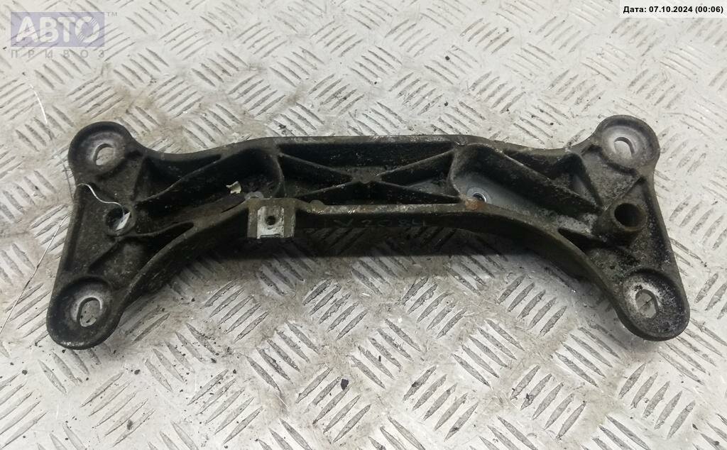 Кронштейн КПП опорный BMW 3 E90/E91/E92/E93 (2005-2013)