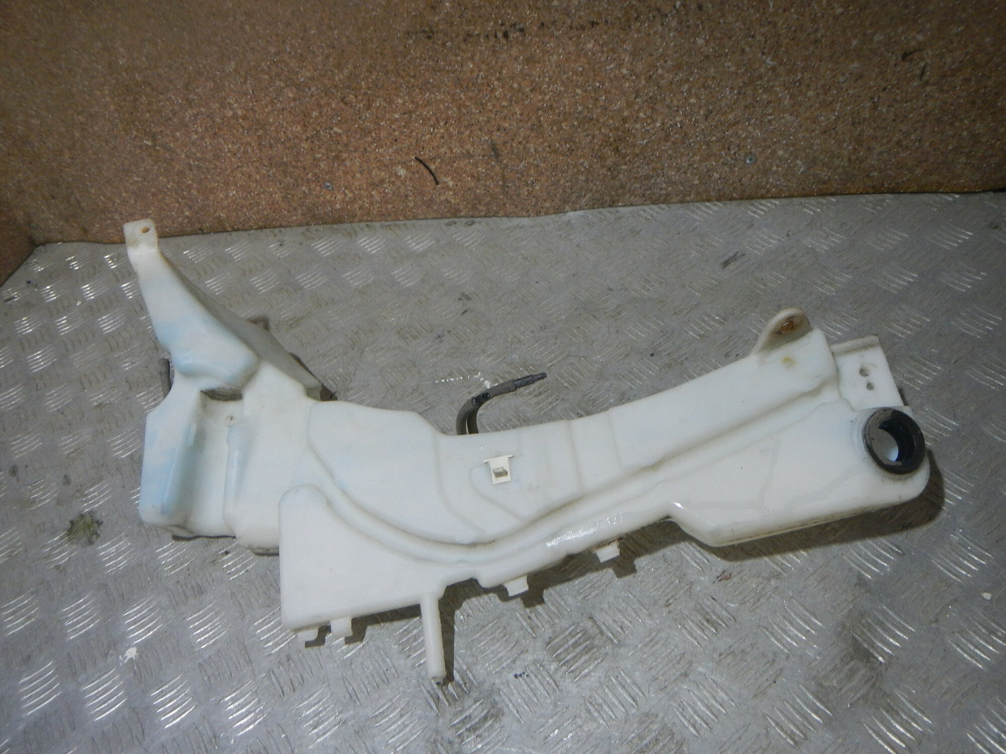 Б/У Бачок омывателя лобового стекла, Ford (Форд)-C-MAX (03-11) FORD C-MAX (03-11) Без омывателя фар. Без повреждений. 541...