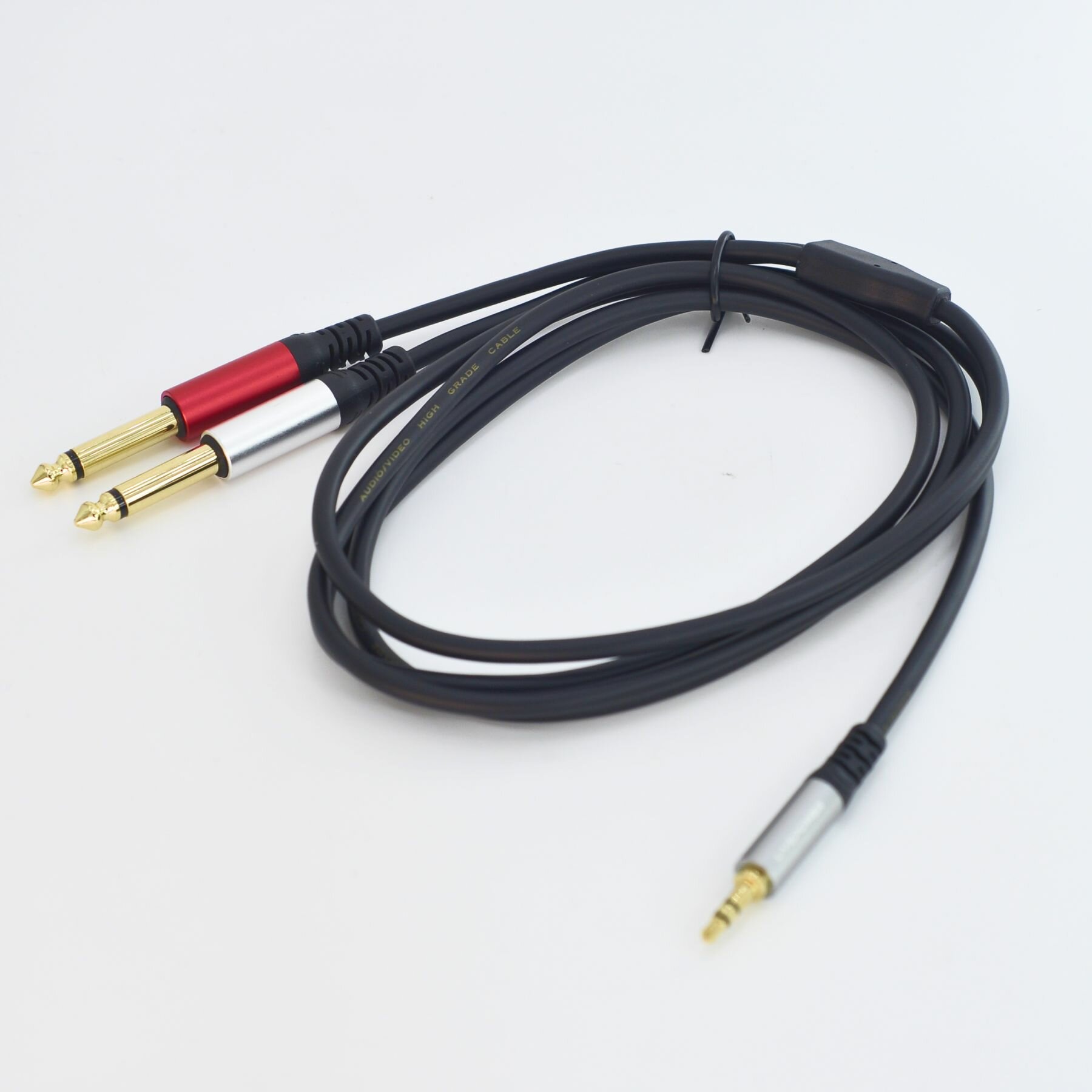 Аудиокабель для iPhone и iPod Jack 3.5 мм (stereo) - Jack 2х6.3 мм (mono) 1.8 метра