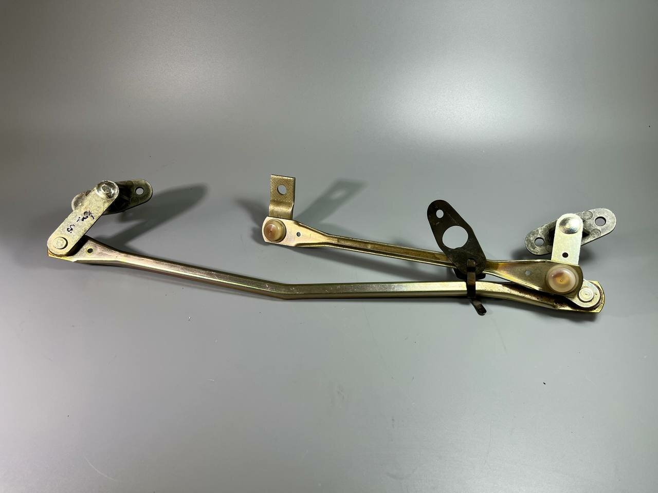 Трапеция привода стеклоочистителя