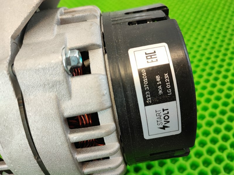 Генератор Лада 2123