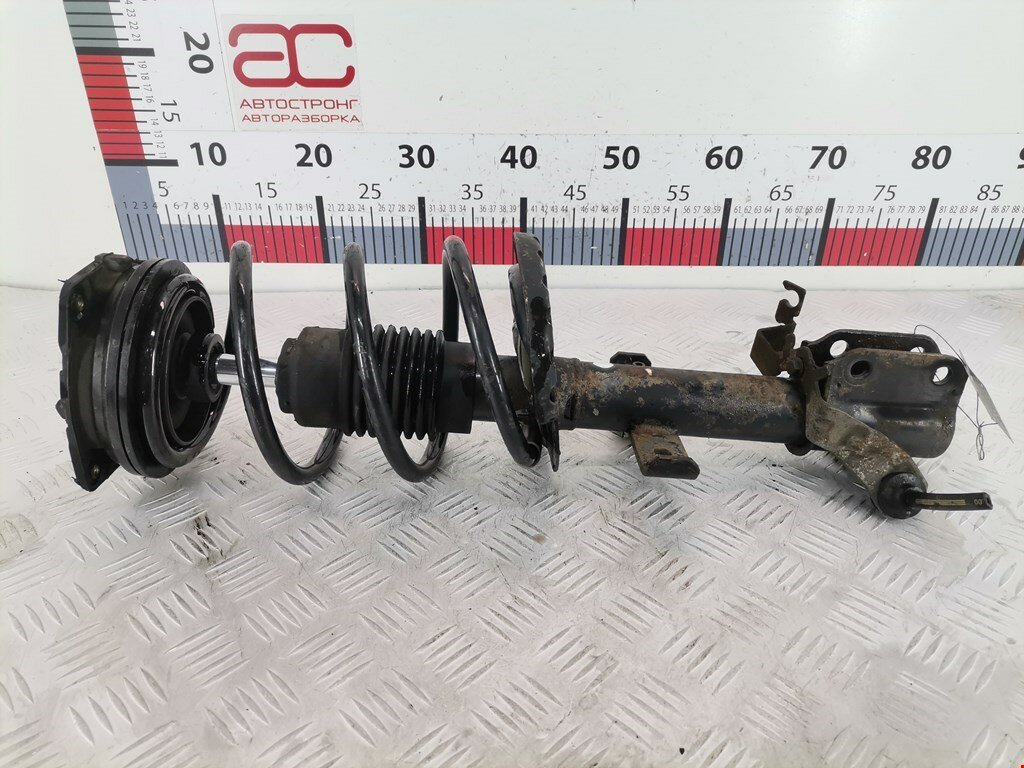 Стойка амортизатора переднего левого Renault Clio 3 8200676024 арт. 1755227