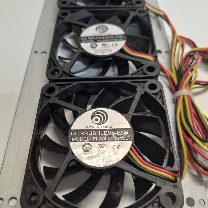 Система охлаждения 3XВентилятор 60x60x10 DC 12V 0.11A Power Logic PLA06010B12L 2800об/мин без распр