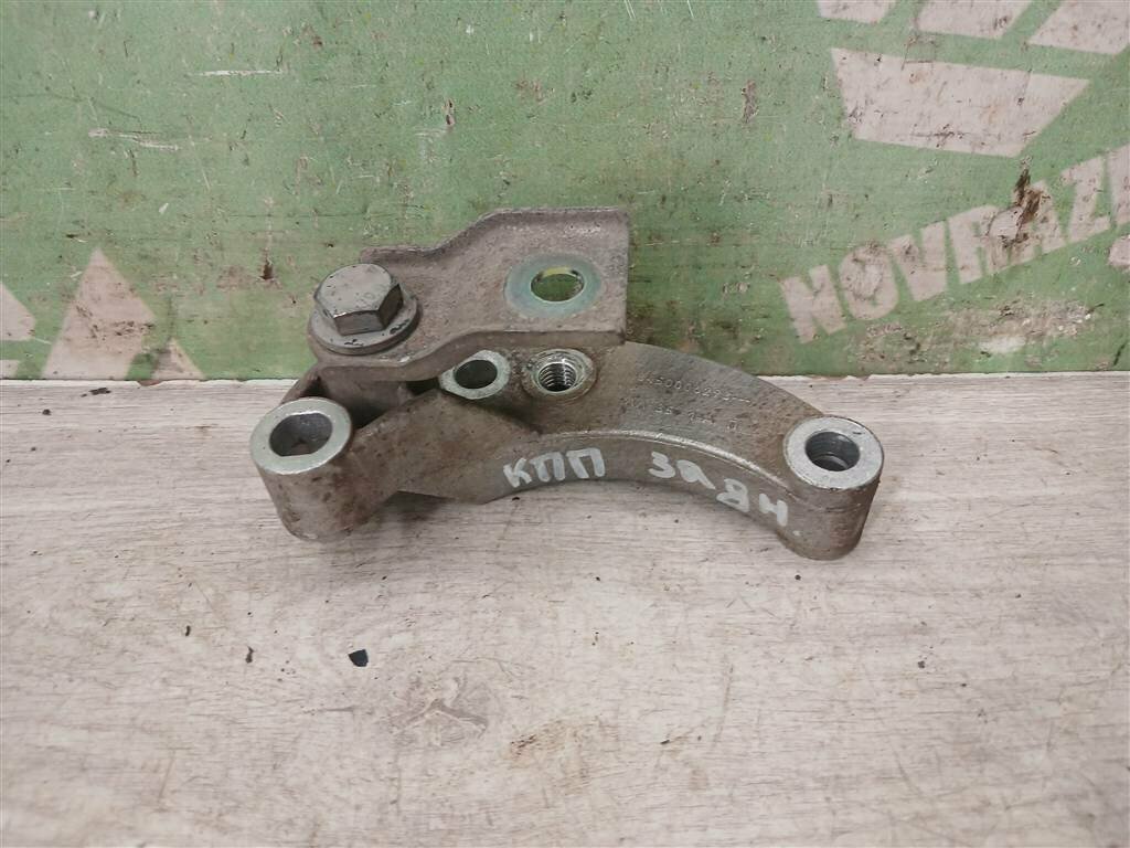 Кронштейн опоры двигателя LADA VESTA 15-19