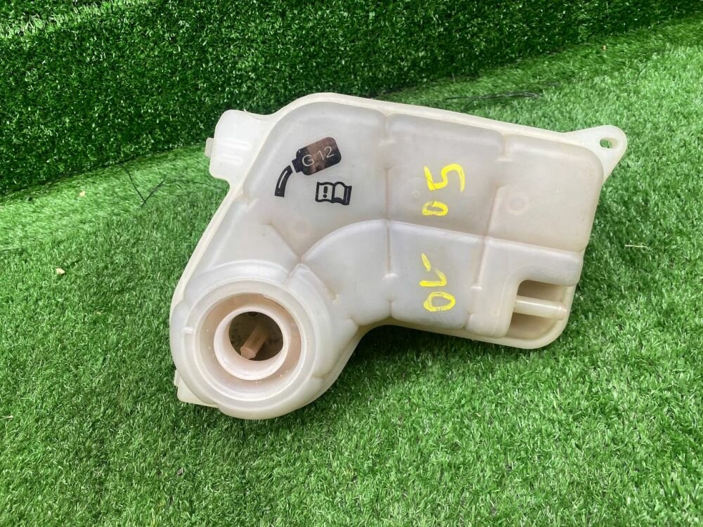 Бачок расширительный Audi A4 B7 8E 4513 8E0121403