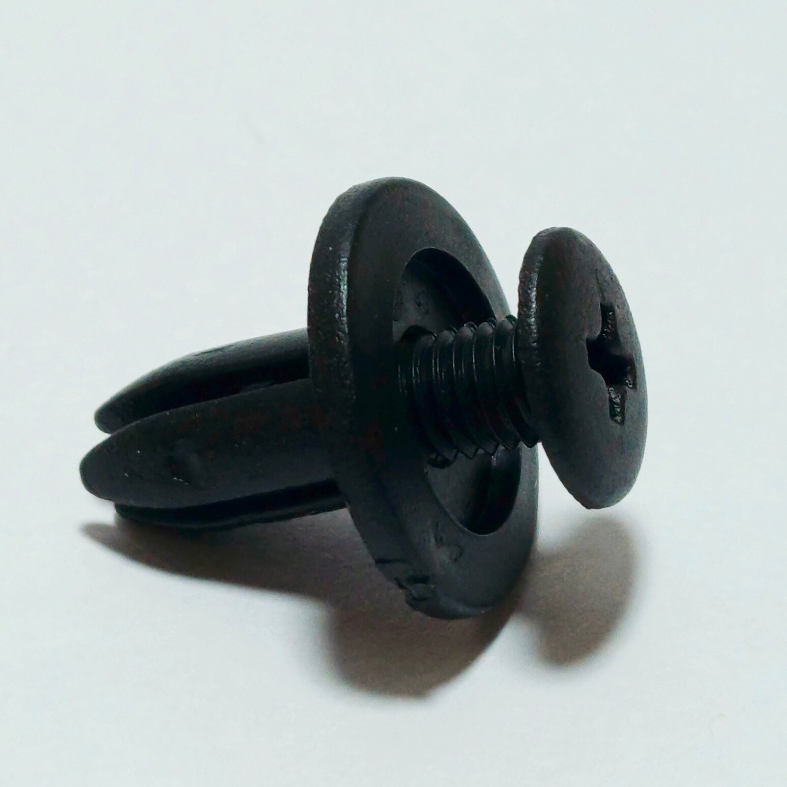 Клипса крепежная для а/м GM, Mazda, Nissan 20426301 (10шт) Диаметр 6.2мм.909250