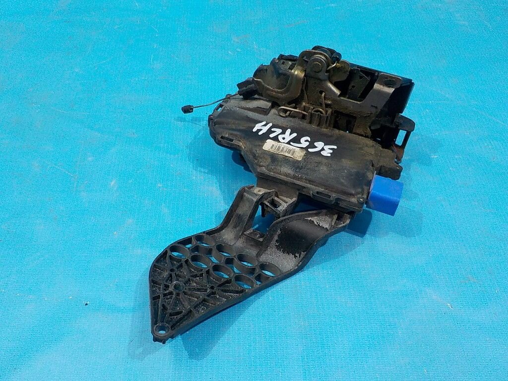 Замок двери задней левой VOLKSWAGEN Touareg 1 (7L) 2002-2010 7L0839015D - Б/У