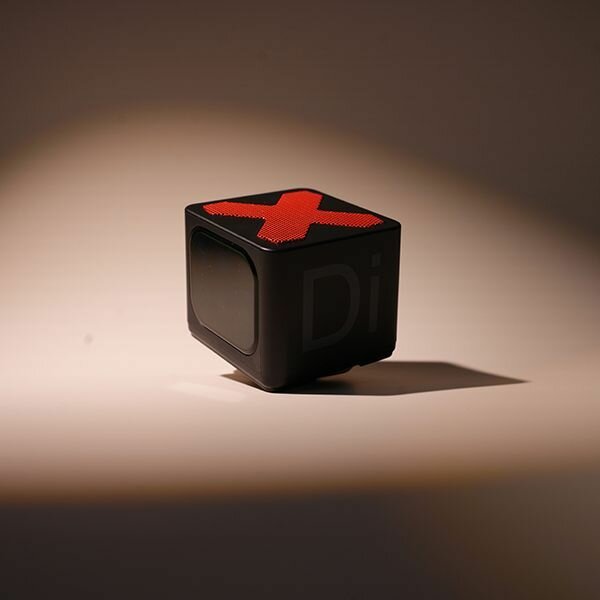 Черная технология сенсорного экрана Bluetooth-колонка с отображением текстов ультра-маленькая колонка с длительным временем работы от батареи сабвуфер умный стол для питомцев