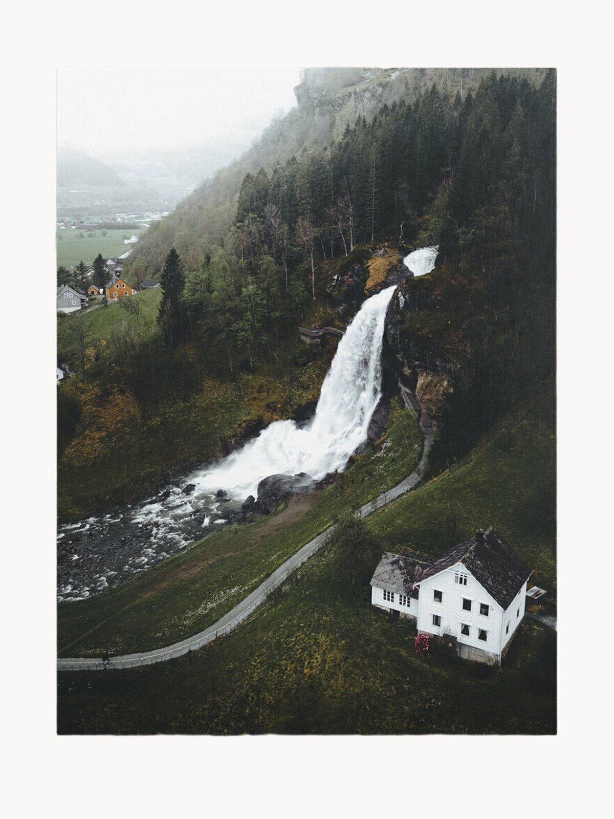 Интерьерная картина на холсте "Альпийский водопад" в скандинавском стиле, размер 22x30 см