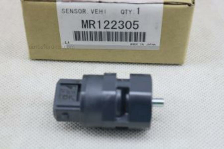 MITSUBISHI MR122305 датчик скорости