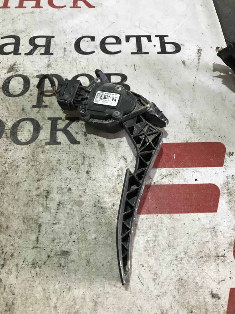 Педаль газа Opel Astra J (2009—2012) 13252702