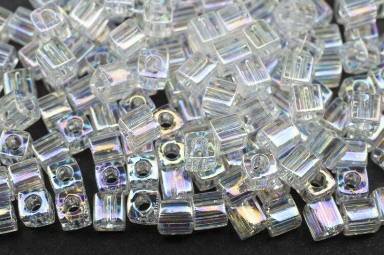 Бисер японский Miyuki Cube кубический 3мм #0250 хрусталь, радужный прозрачный, 10 грамм
