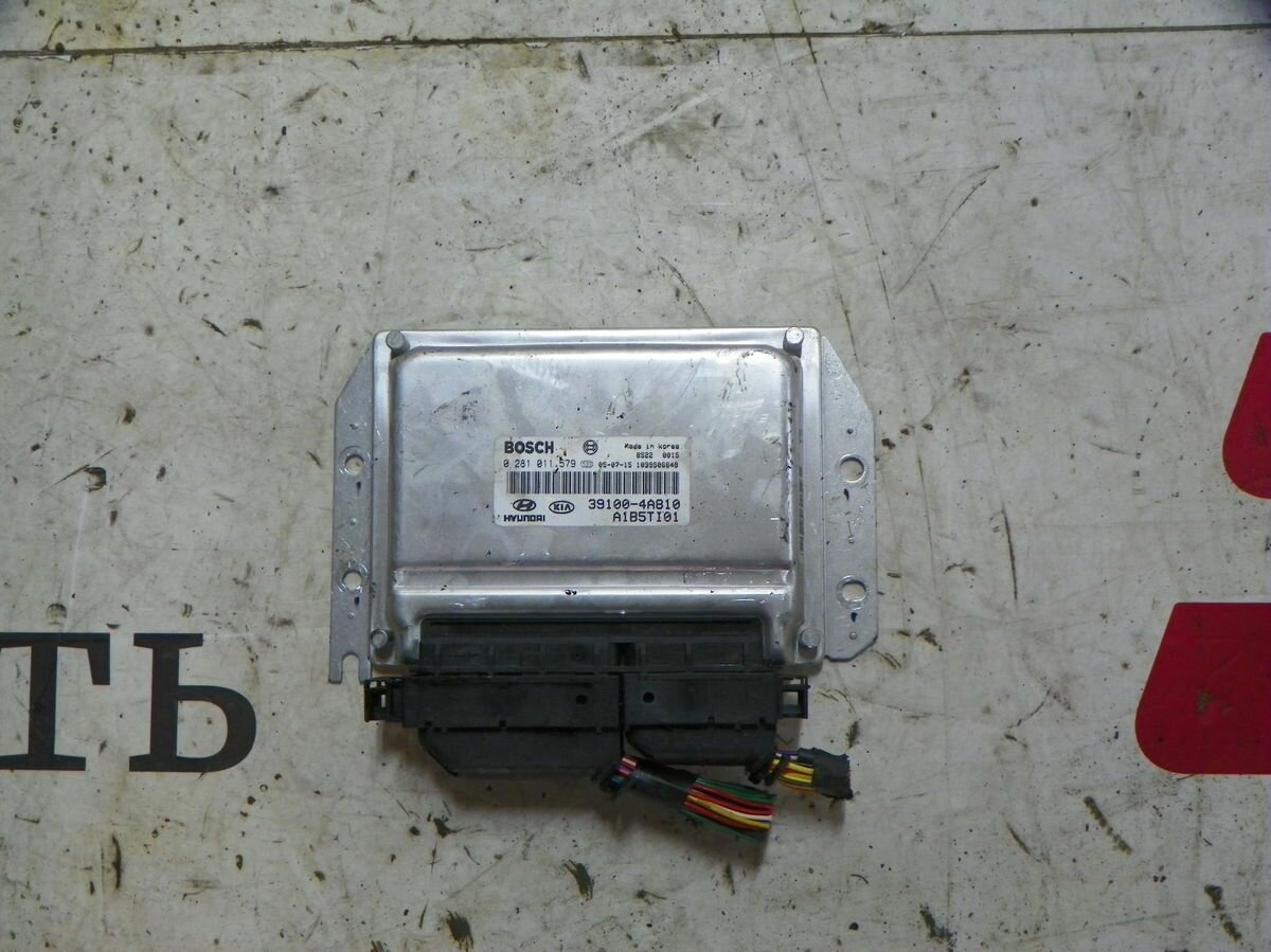 Блок управления двигателем Kia Sorento I (2002—2006) 391004A810