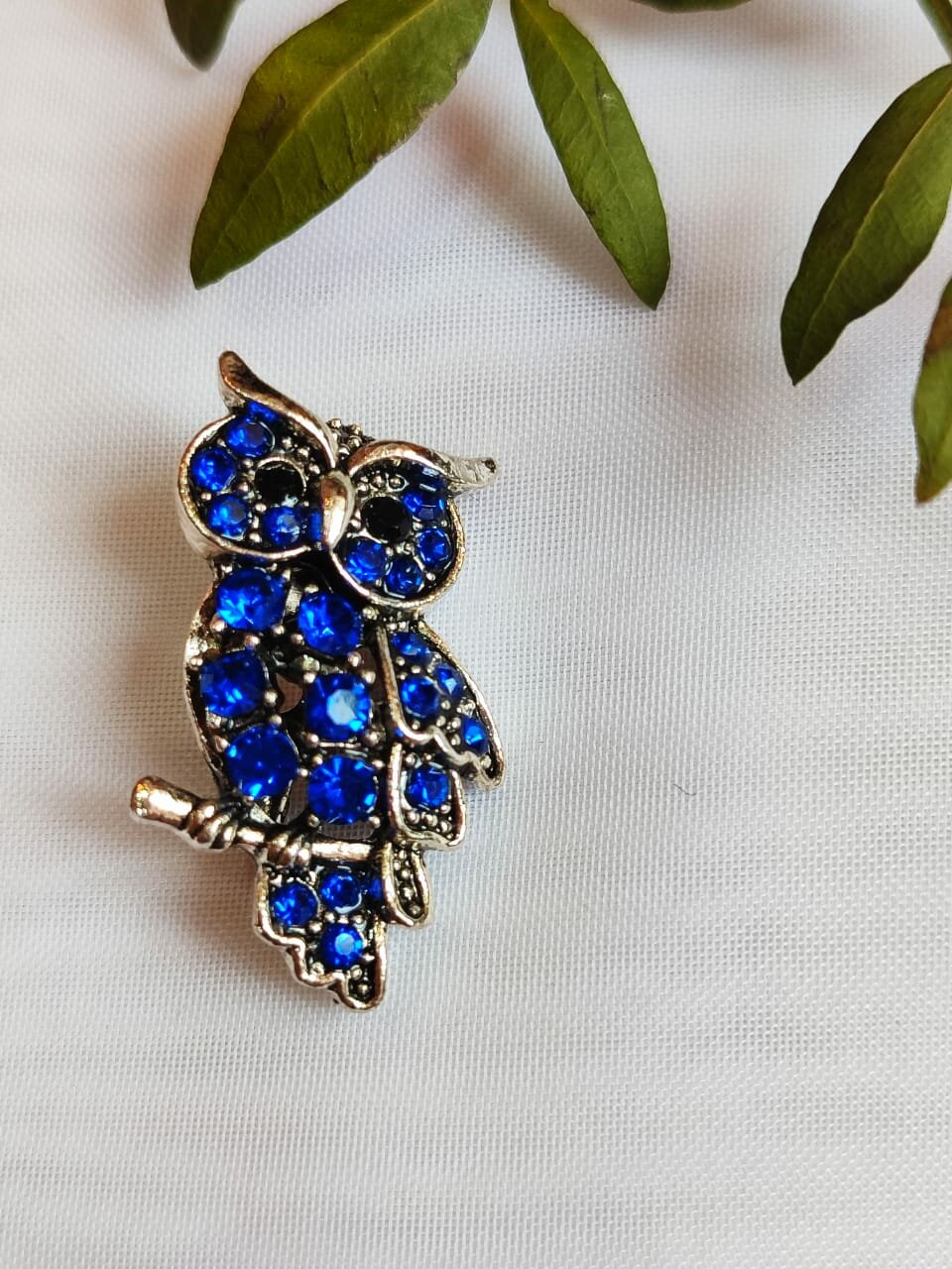 Брошь, стразы