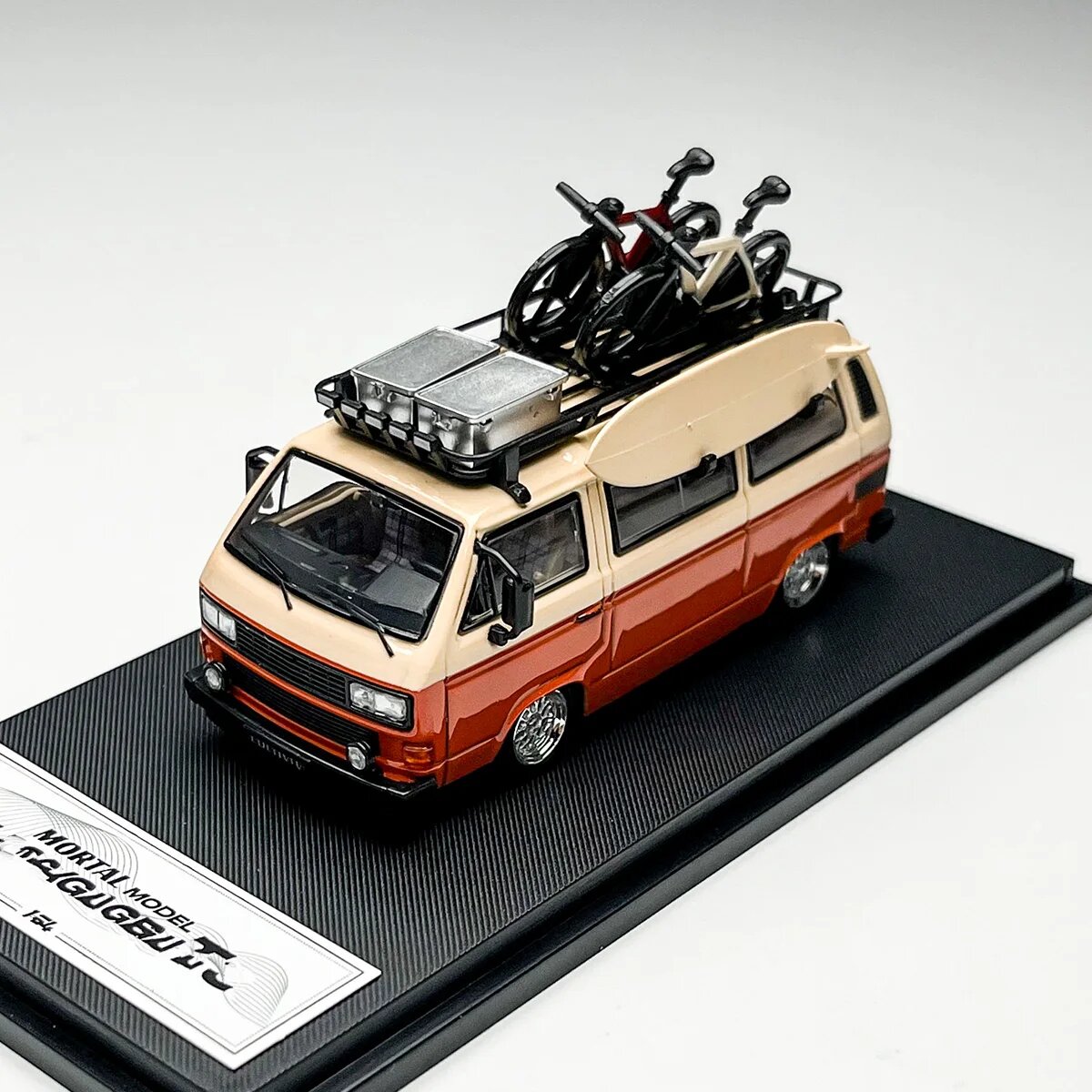 Модель автомобиля Mortal 1:64 T3 из металла tangerine