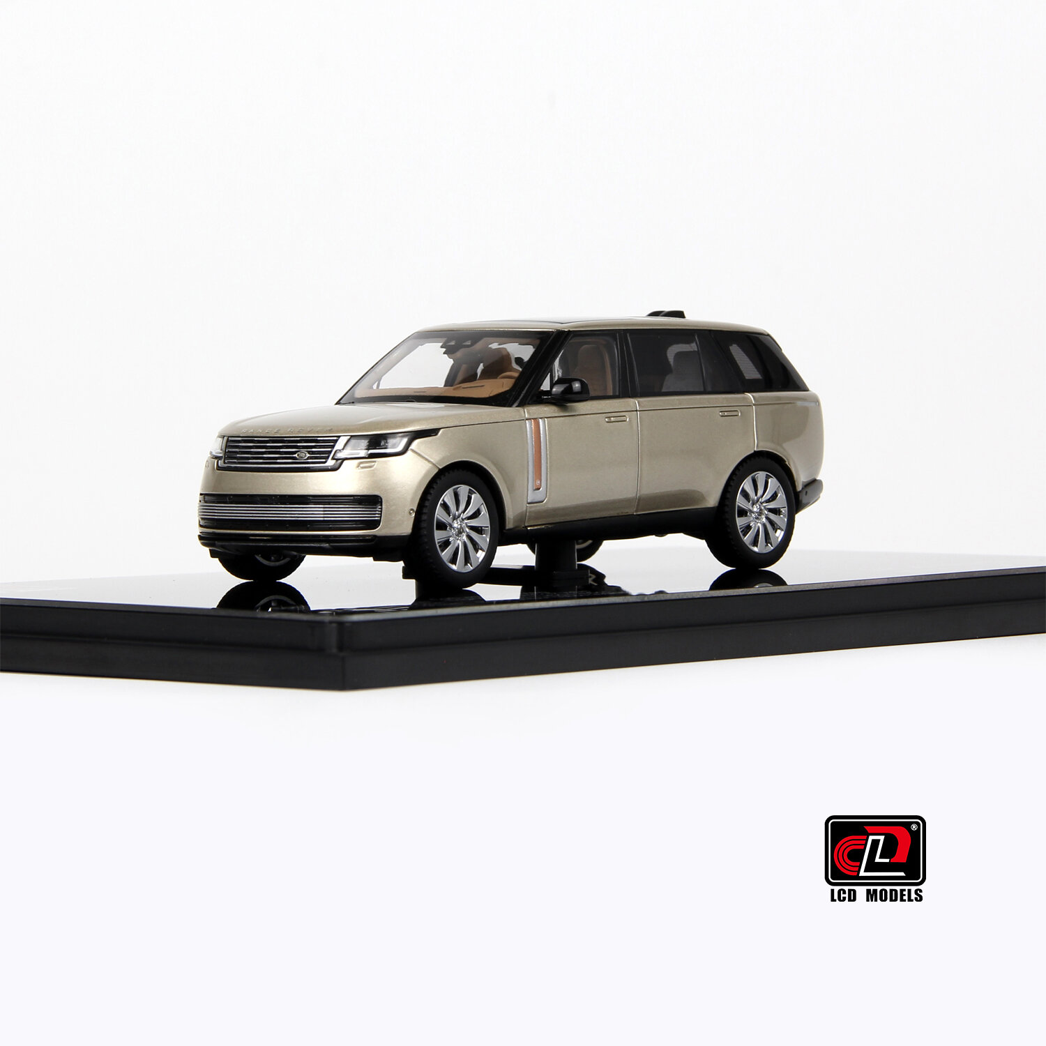 LCD Коллекционная модель Land Rover Range Rover SV Serenity 1:43 эксклюзивная серия в металлическом исполнении с высокой детализацией
