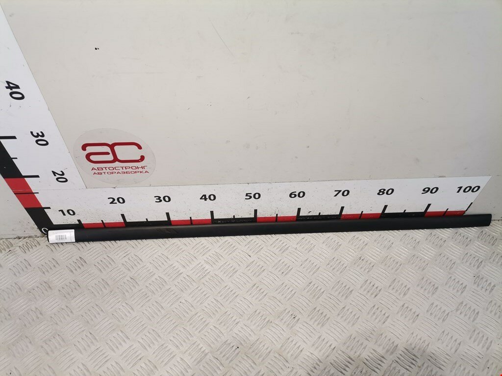 Накладка (молдинг) двери передней левой Volkswagen Golf 4 1J4853515 арт. 1547271