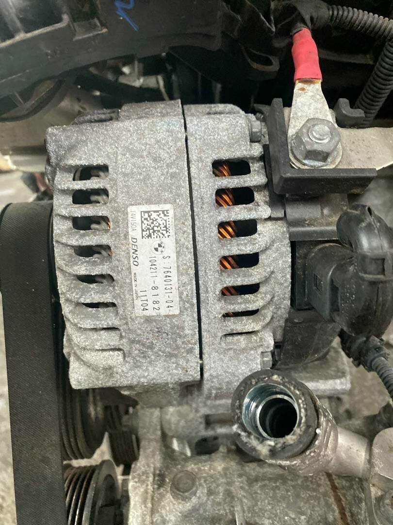 Генератор для BMW 1 F20/F21 [рестайлинг] 2.0 OEM 7640131