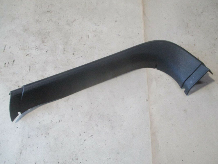 Облицовка крышки багажника верхняя правая 96811860 96863330 96662597 Опель Антара Черная