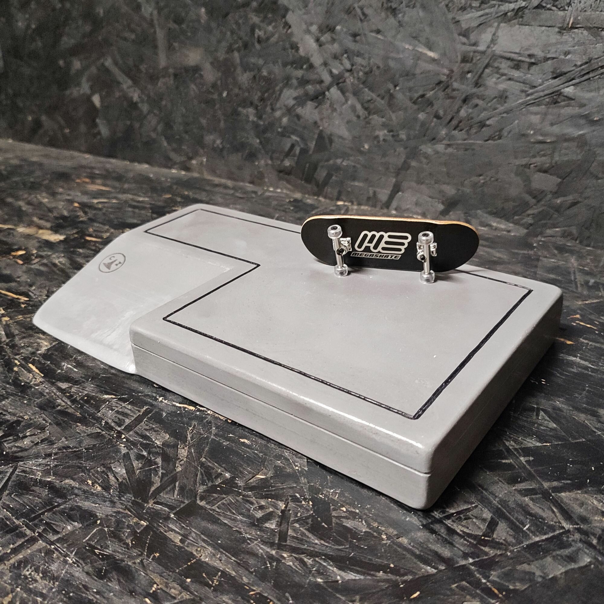 Мануал бокс и кикер Comix Zone Kicker Box Asphalt для фингерскейта 27x15x3