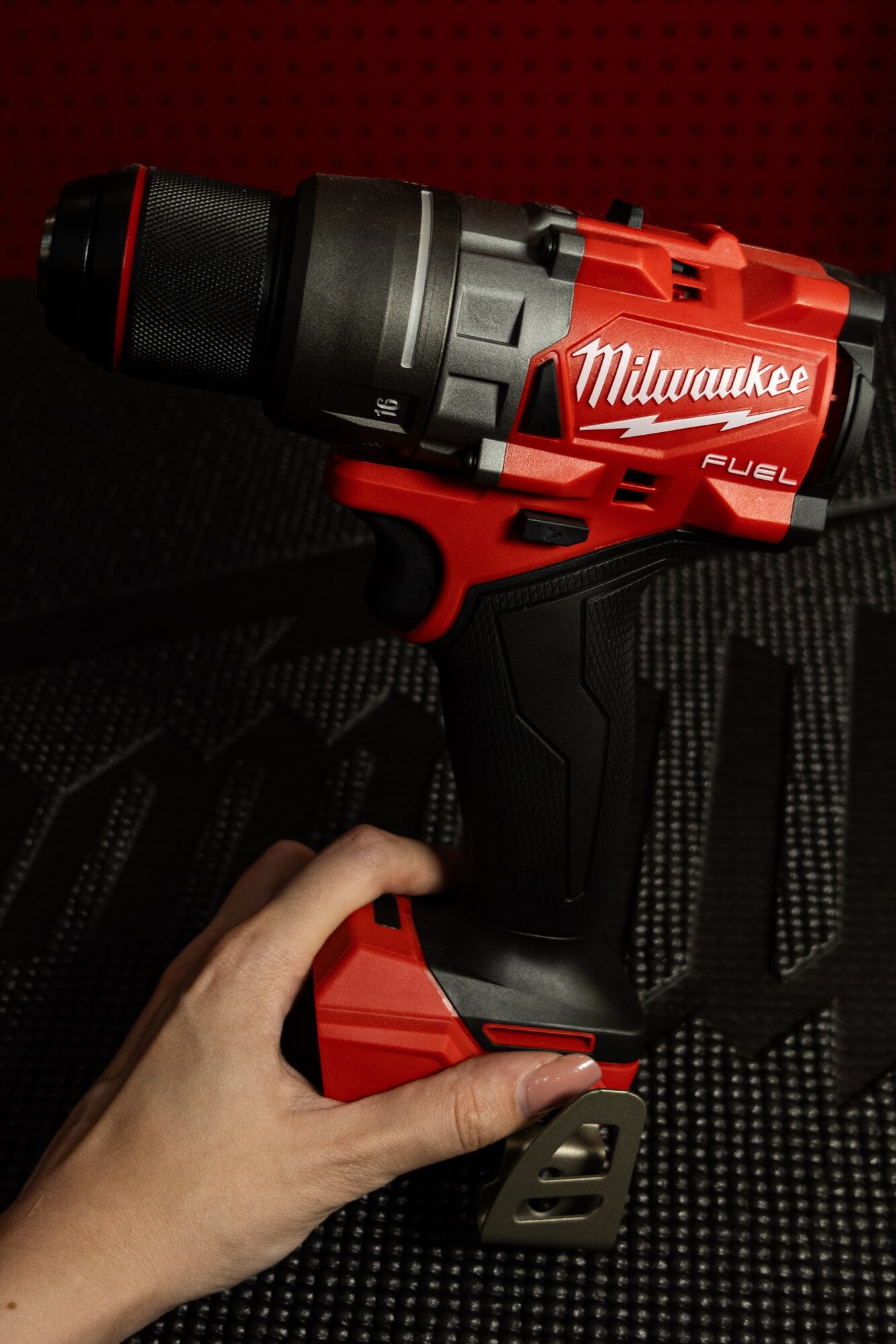 Аккумуляторная- дрель-шуруповерт Milwaukee M18 FDD3-0X-без АКБ и зарядного устройства