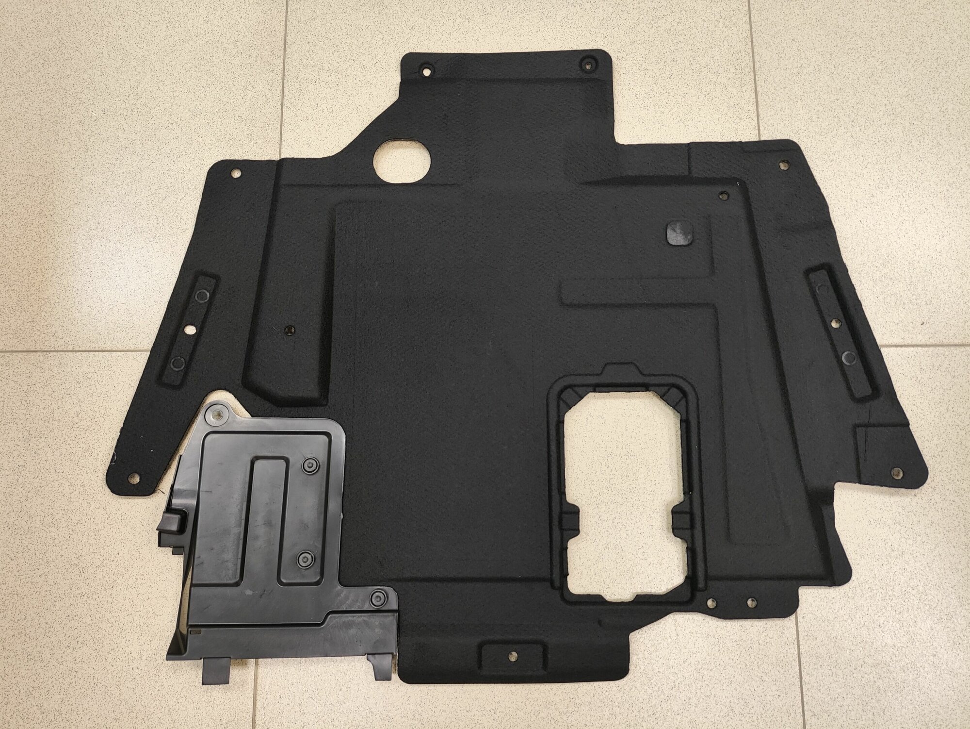 Пыльник бампера переднего задняя часть Haval M6 [1.5 16V 6MT внедорожник Turbo ] 5174200BKZ1VA