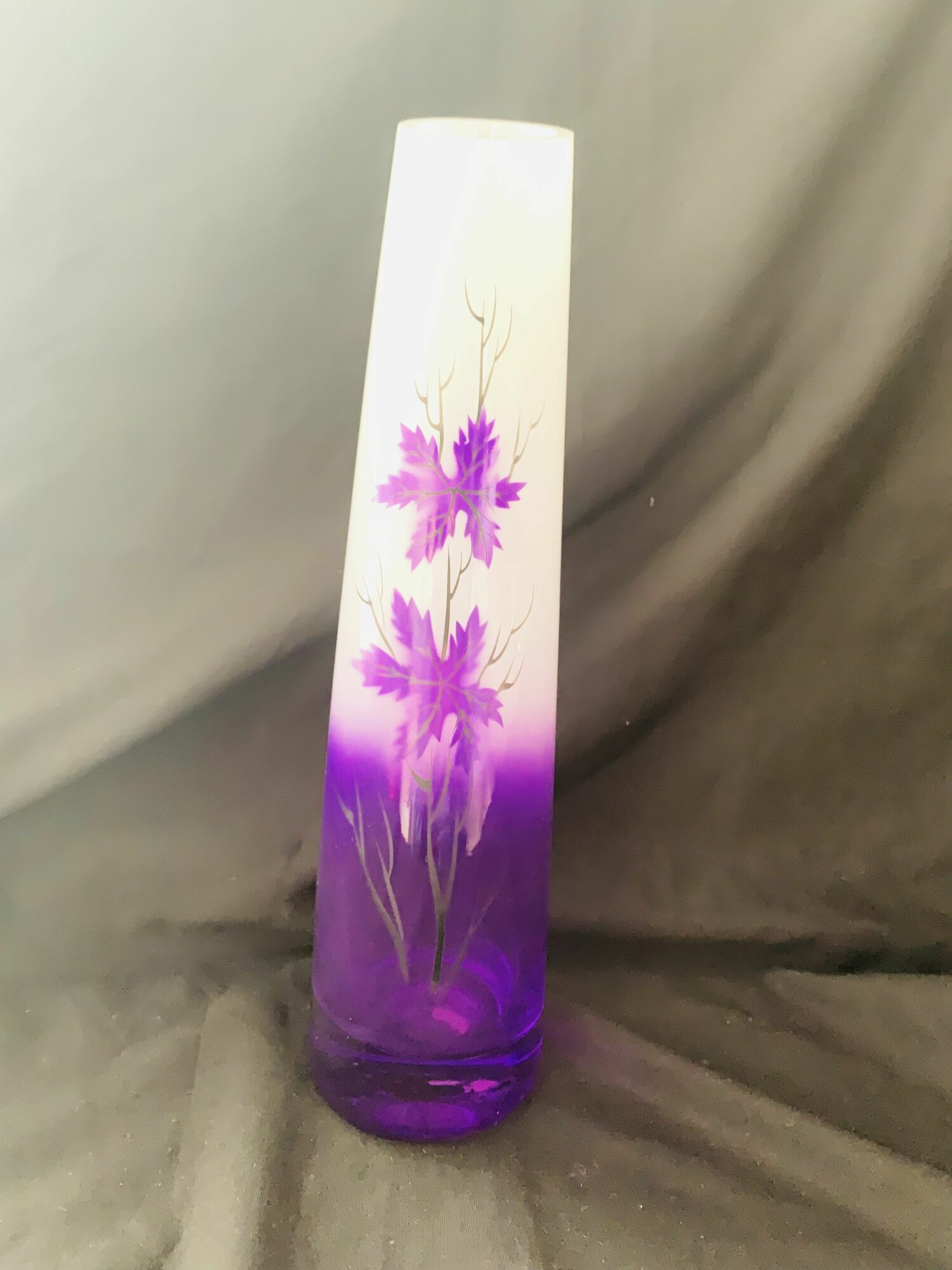 Ваза бело-сиреневая