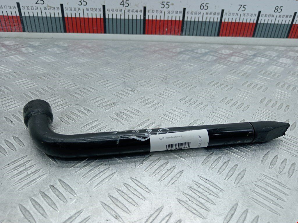 Ключ баллонный Ford Fiesta 4 93BB17032AA арт. 2009305