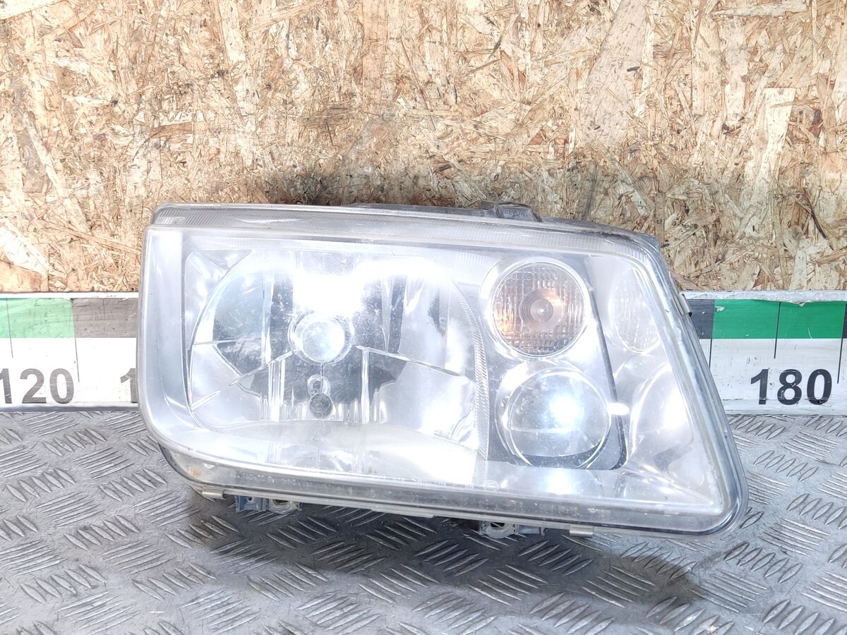 Фара правая VOLKSWAGEN Bora 1997-2005 1J5941018BE