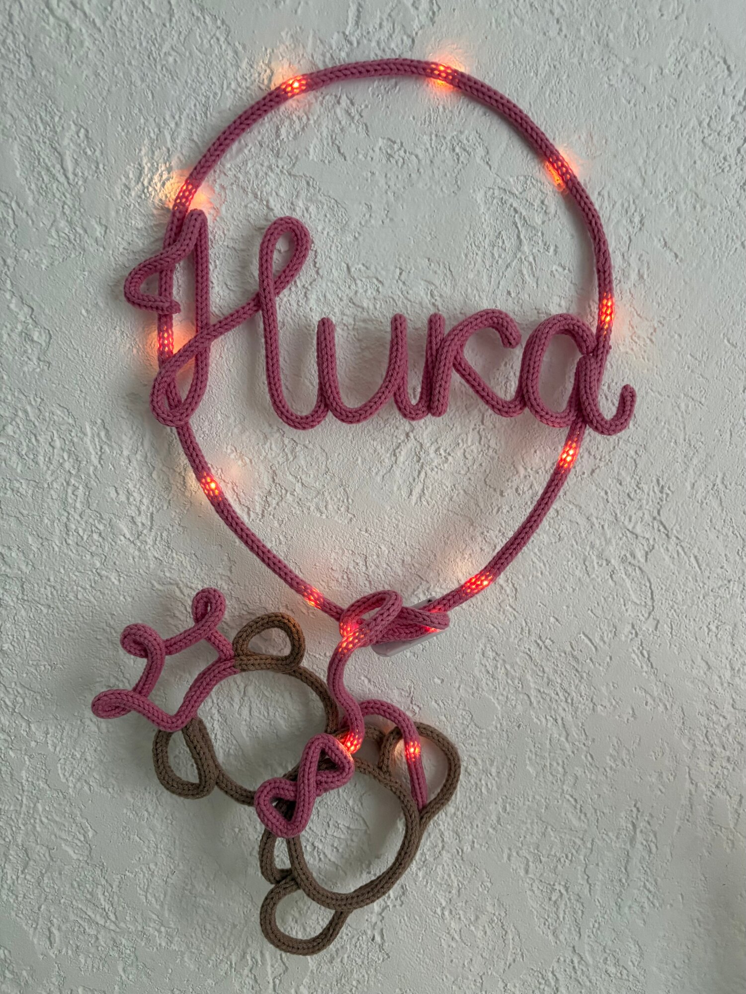 Вязаный именной ночник Ника и шар с мишкой в короне. Декор для детской комнаты