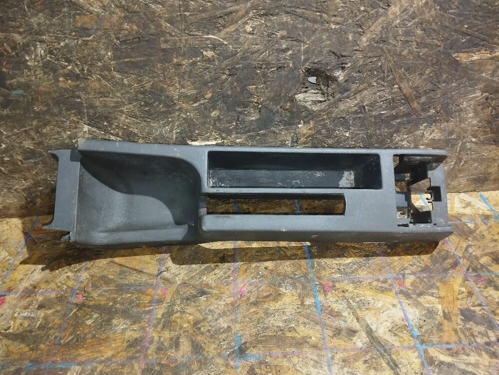 Консоль VW Passat B3 Б/У с пробегом