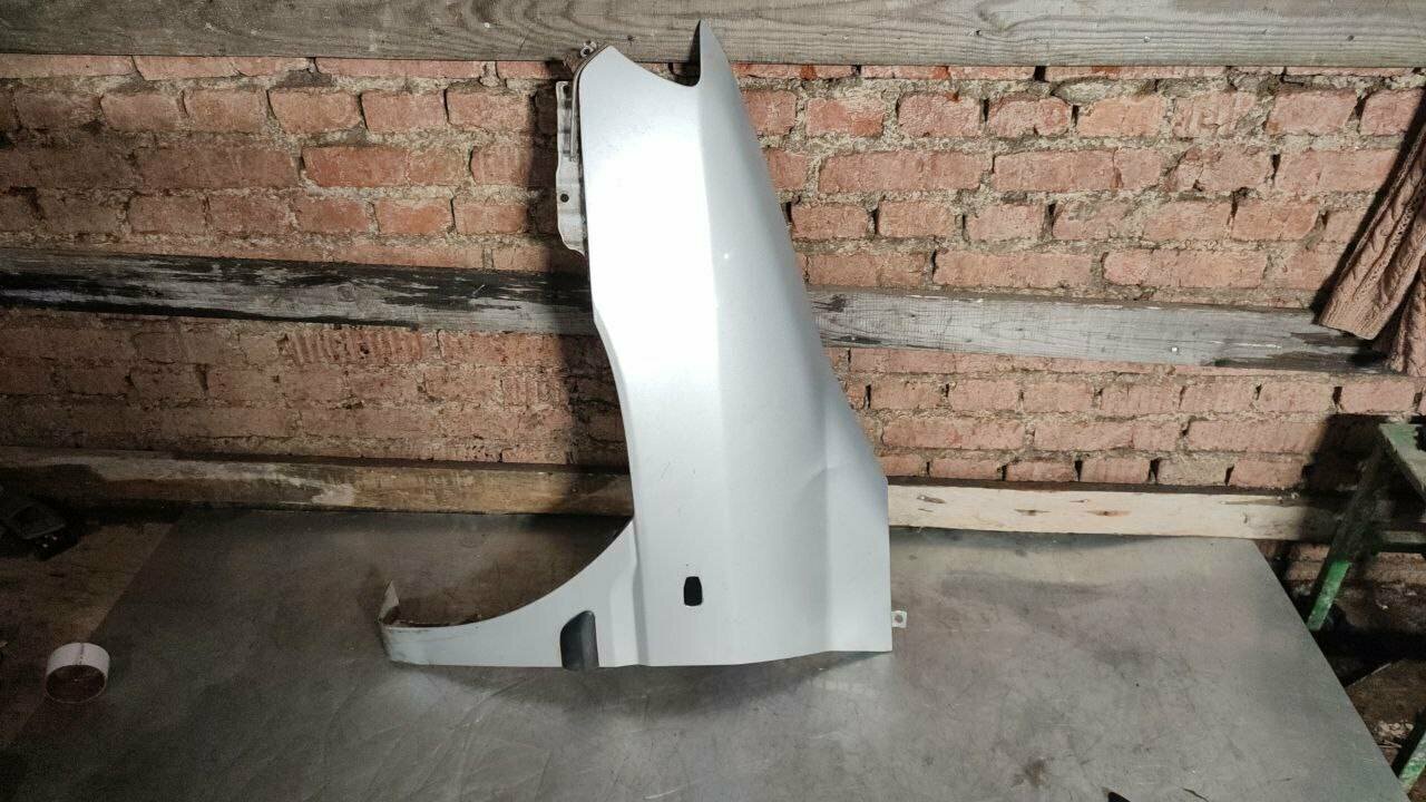 Крыло переднее левое Renault Megane 2 2005