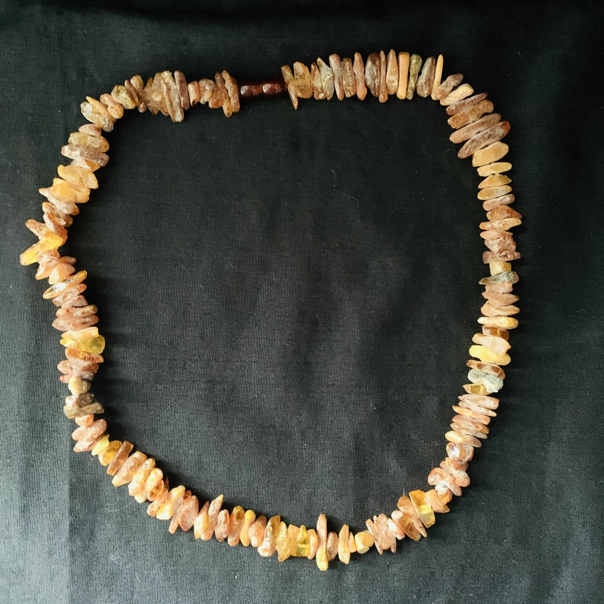 Янтарные бусы (короткие)