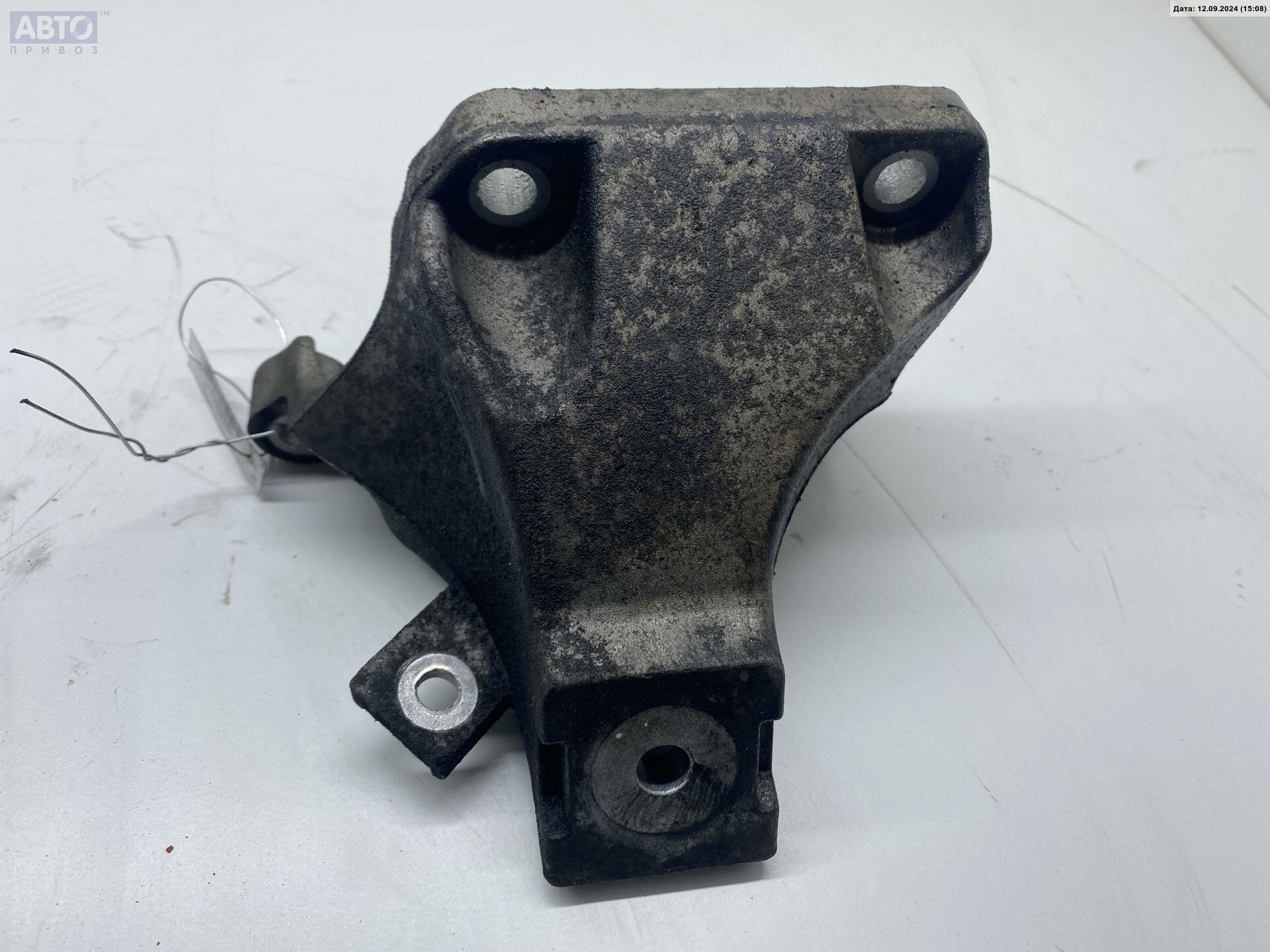 Кронштейн двигателя опорный Audi A6 C6 (2004-2011)
