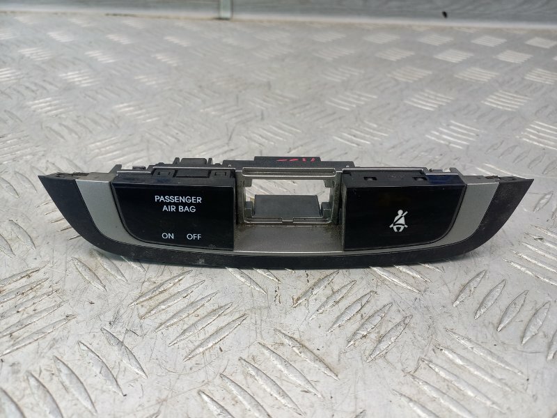 Б/У Индикатор ремней безопасности Hyundai Ix 35 / Хендай Икс 35 2.0 G4KD 150Л.С 2011