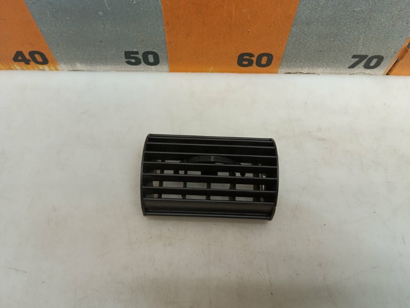 Б/У Додж Стратус 2 Дефлектор воздушный Dodge Stratus 2004 2 333017 CHRYSLER арт. RA91XDVAC