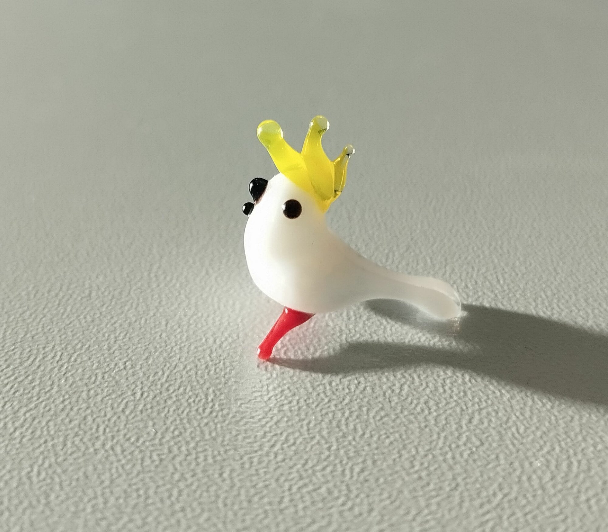 Стеклянная микро фигурка попугай