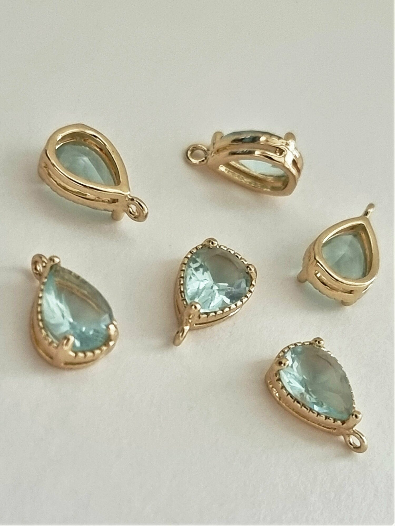 Стразовые подвески. Капли Светло-Голубой Топаз. 10х7мм. 6шт.