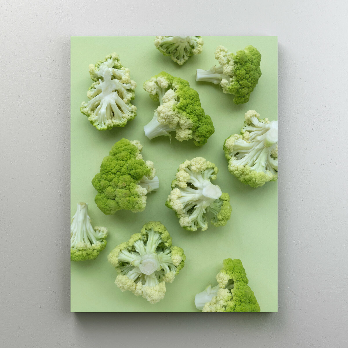 Интерьерная картина на холсте "Салатовый брокколи" для кухни, кафе и ресторанов, размер 30x40 см