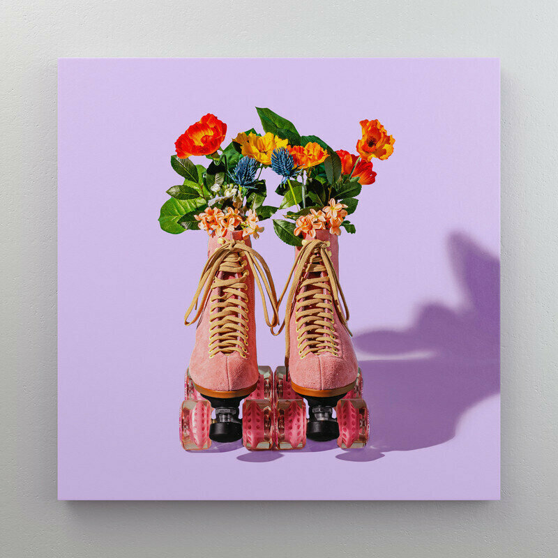 Интерьерная картина на холсте "Розовые ролики с цветами" размер 60x60 см