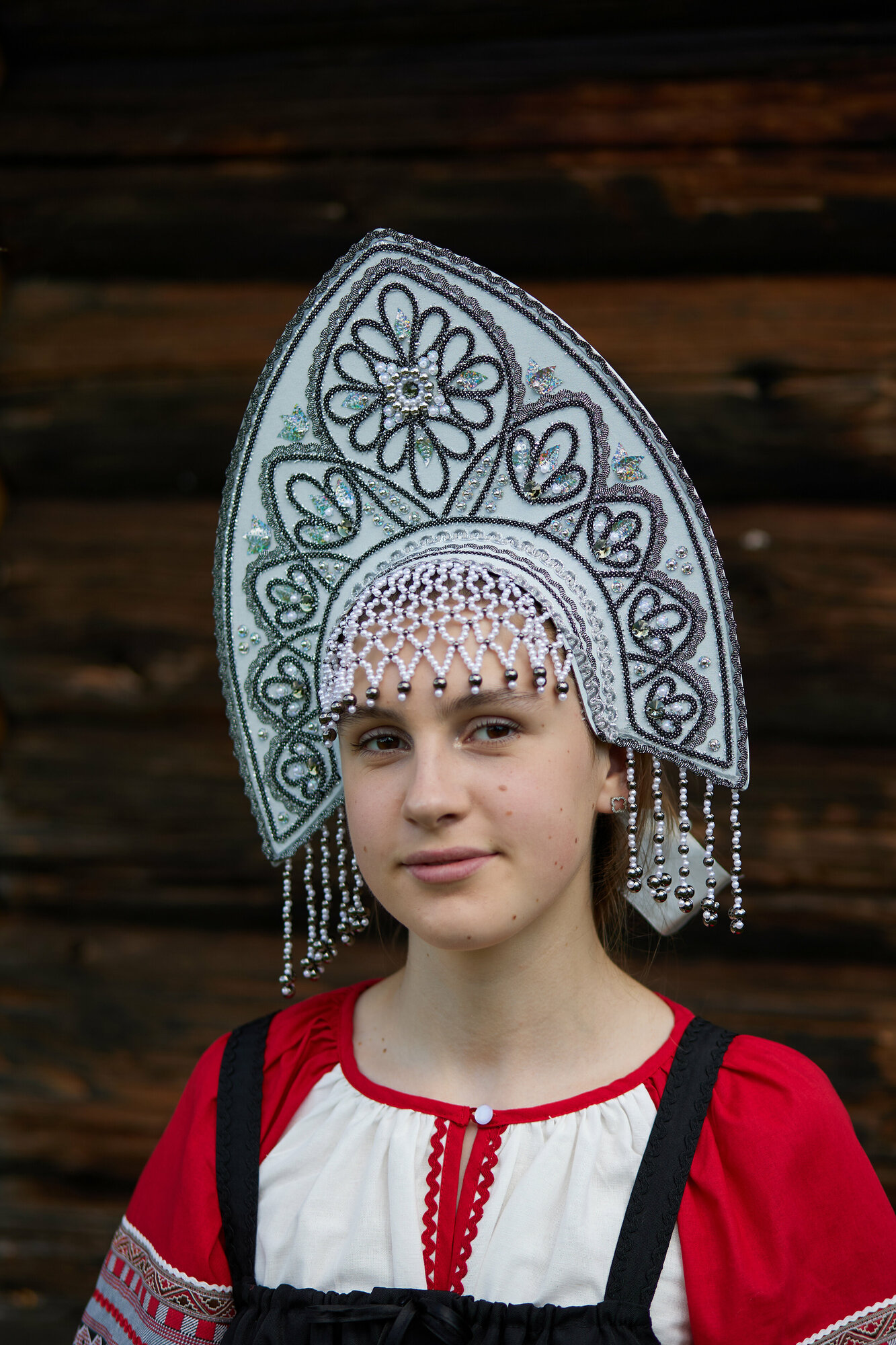 Кокошник Забава Углич "Ярославна" КЯк-04/2, жемчужный светлый, чернёное серебро