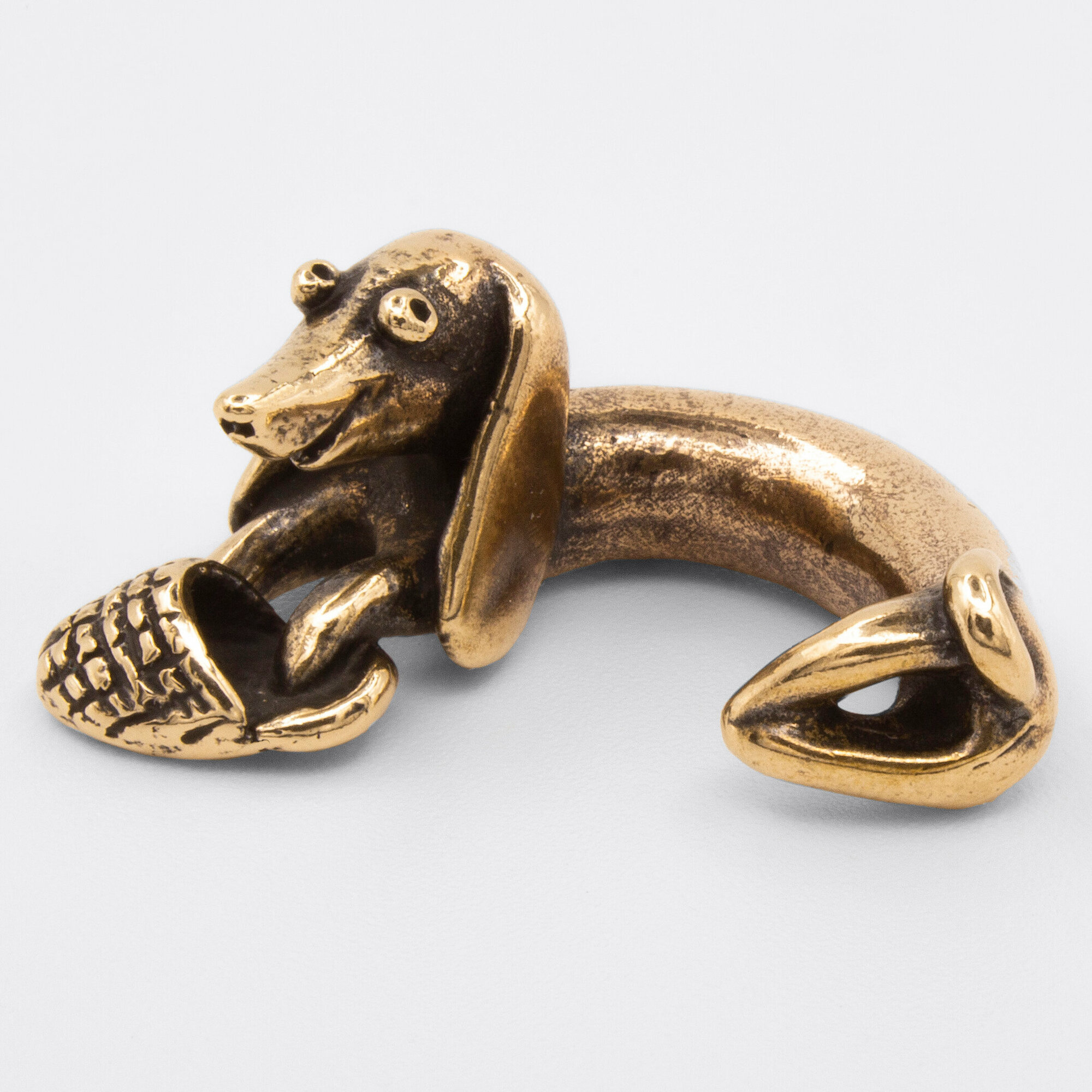 Такса с тапком Фигурка Бронза