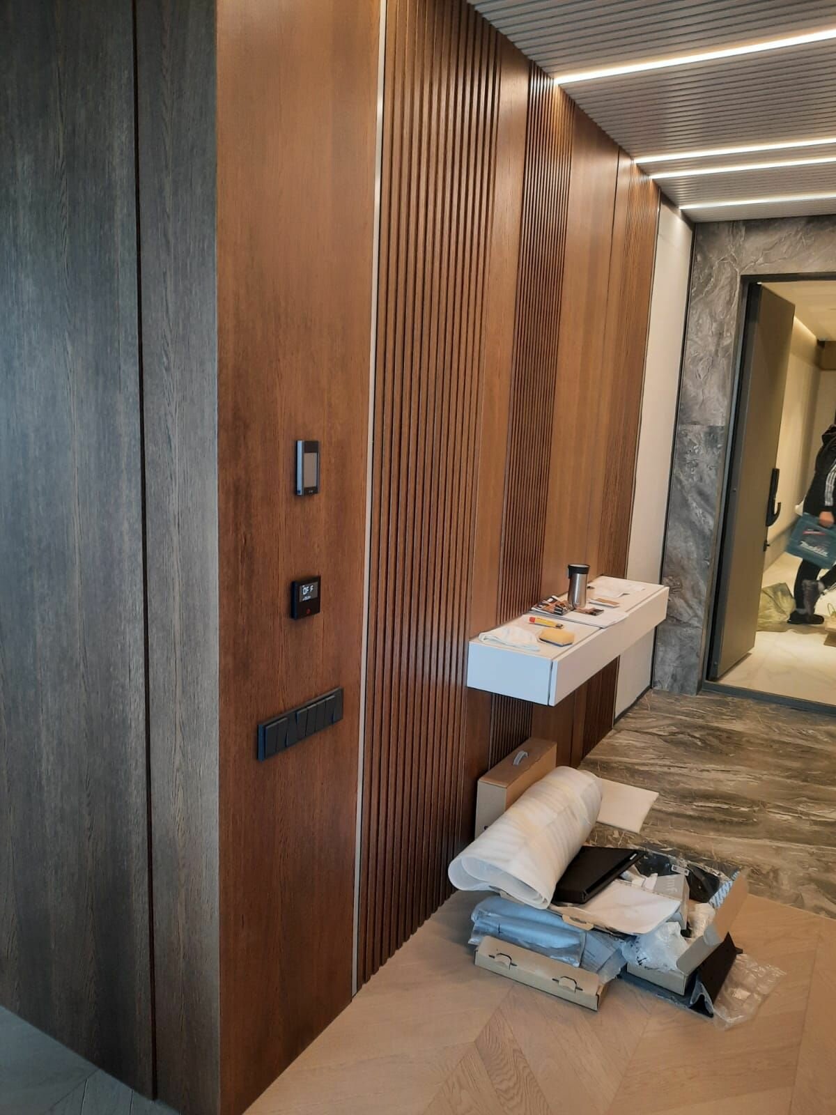 Стеновые панели из натурального дерева. Шпон Дуба MOD-13.3 "Pepe Nero". 520х300х300мм - 10шт.