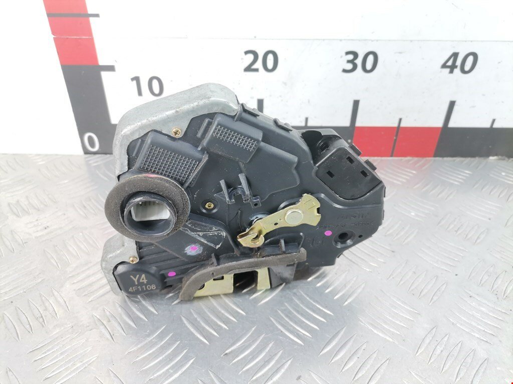 Замок двери передней левой Toyota Corolla 9 6904002151 арт. 1822076