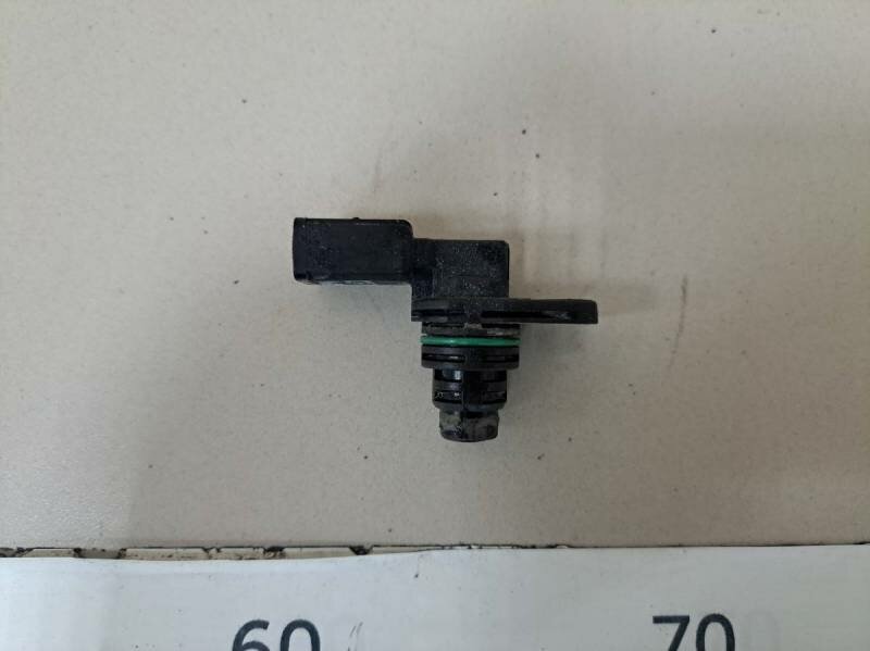 Датчик положения распредвала Volkswagen Polo Sed RUS 2011 кат.номер: 030907601E