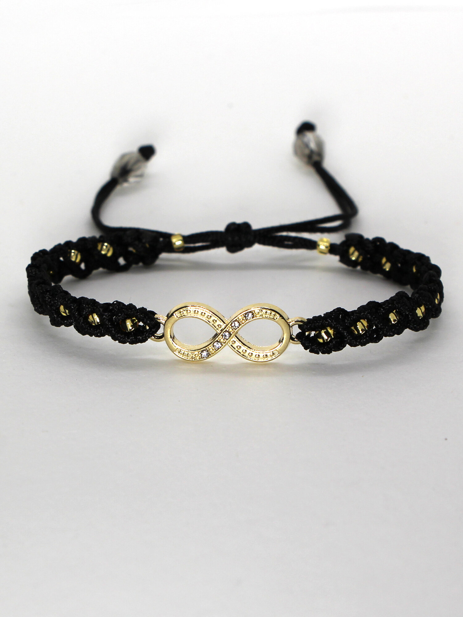 Плетеный браслет