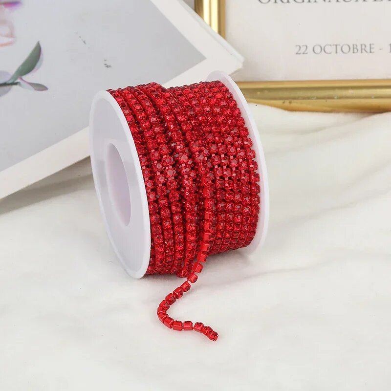 Красная стеклянная цепочка со стразами 5 ярдов, SS12-3mm