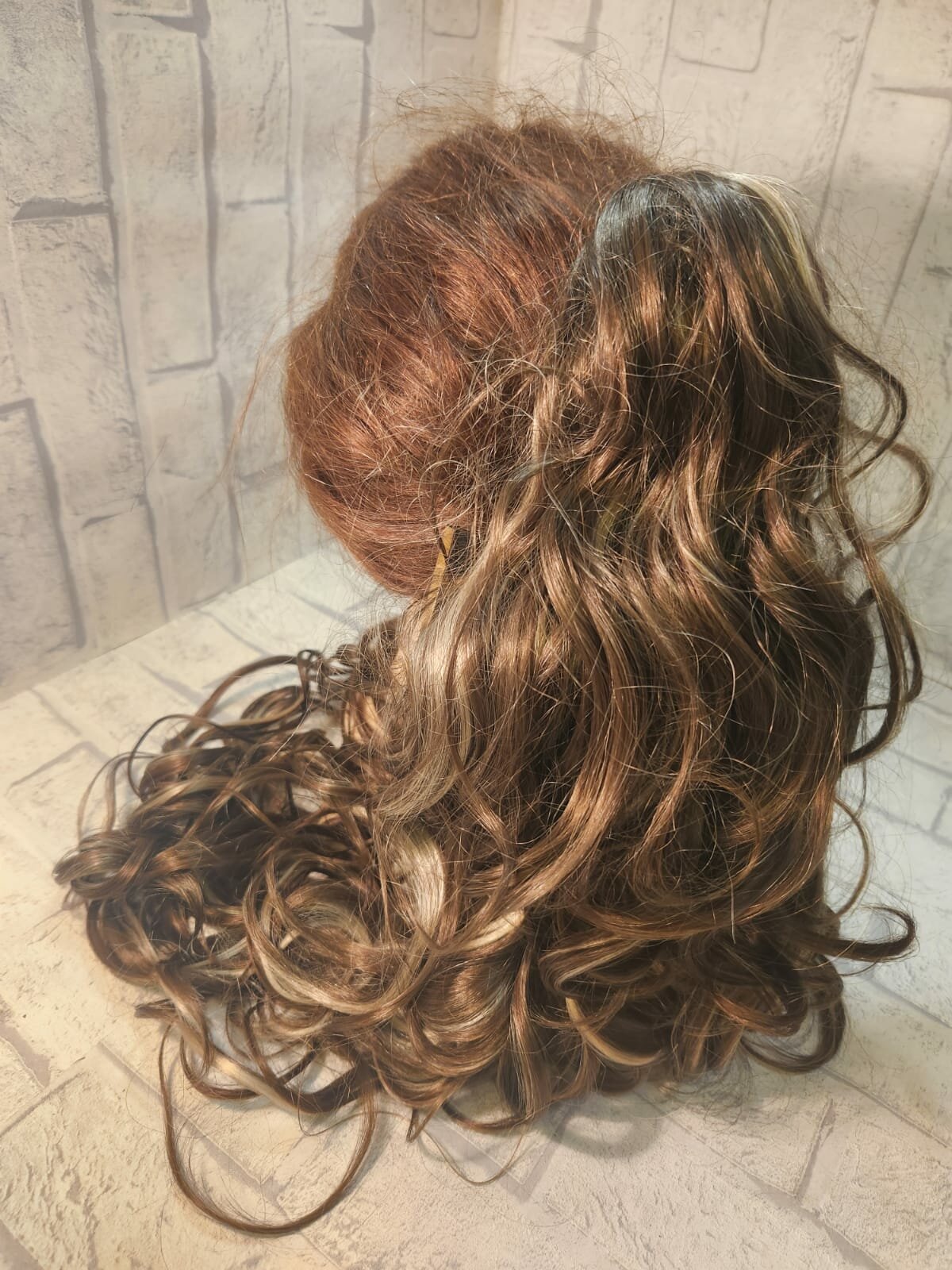 Хвост-шиньон VIP-PARIK, искусственный, термостойкий, крепление на крабе, цвет Темно русый с мелировкой