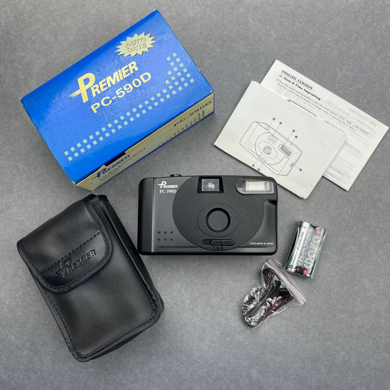 Винтажный пленочный фотоаппарат Premier PC-590, черный