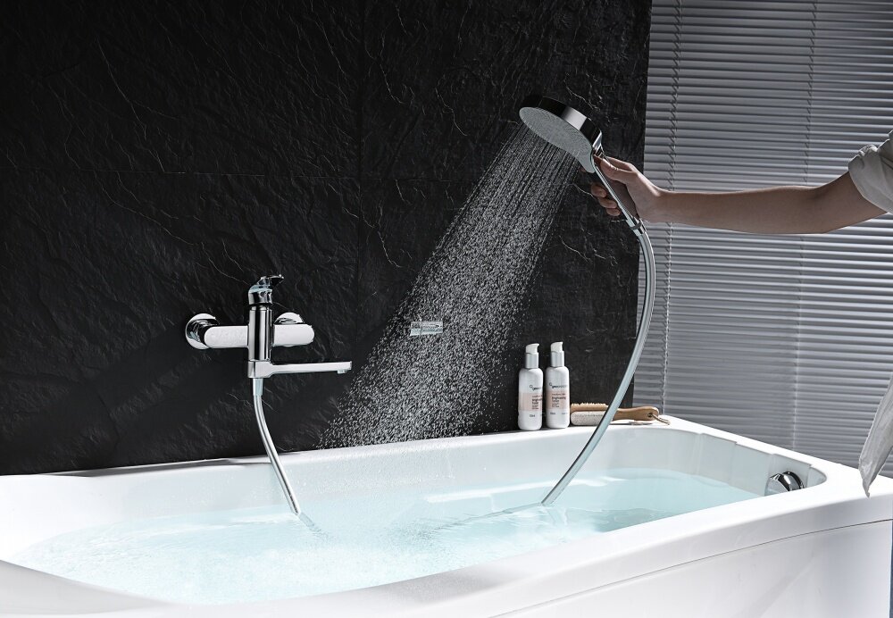 Смеситель для ванны и душа из латуни Ganzer с коротким изливом GZ06132 хромированный